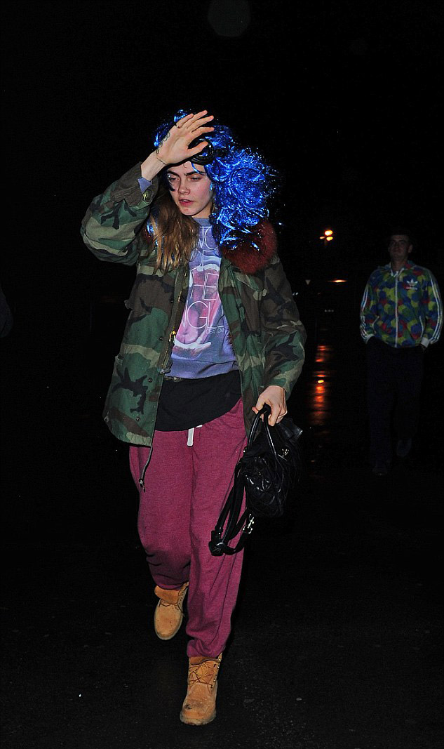 Cara Delevingne: Μήπως έχει αρχίσει να ξεφεύγει;