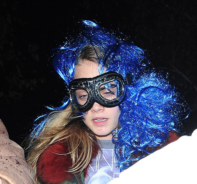 Cara Delevingne: Μήπως έχει αρχίσει να ξεφεύγει;