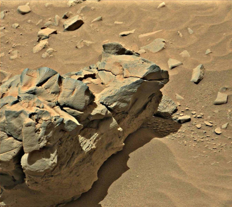 Φωτογραφίες της NASA: Βρέθηκε... δράκος στον Άρη από το Curiosity!