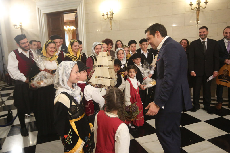 «Έφερα τσίπ'ρο για τον Τσίπρα» - «Το καλύτερο έφερες εσύ!»